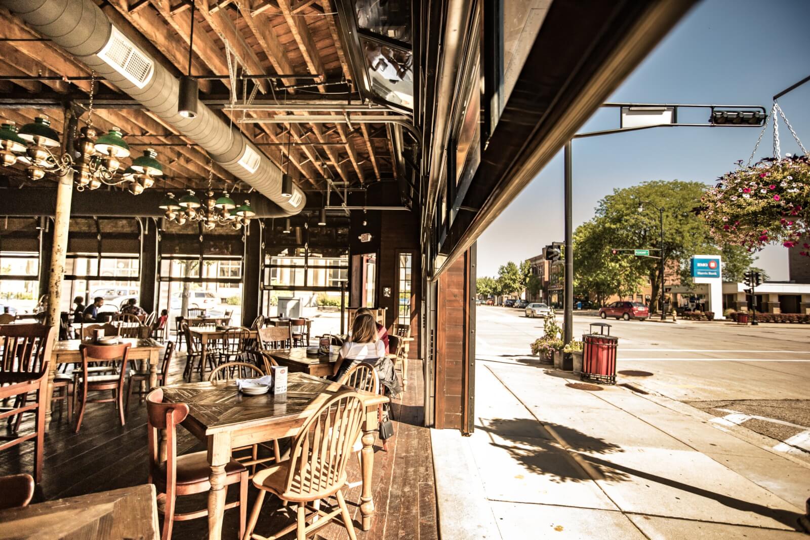 Outdoor Dining in Beloit Wisconsin: The Best Part of Summer